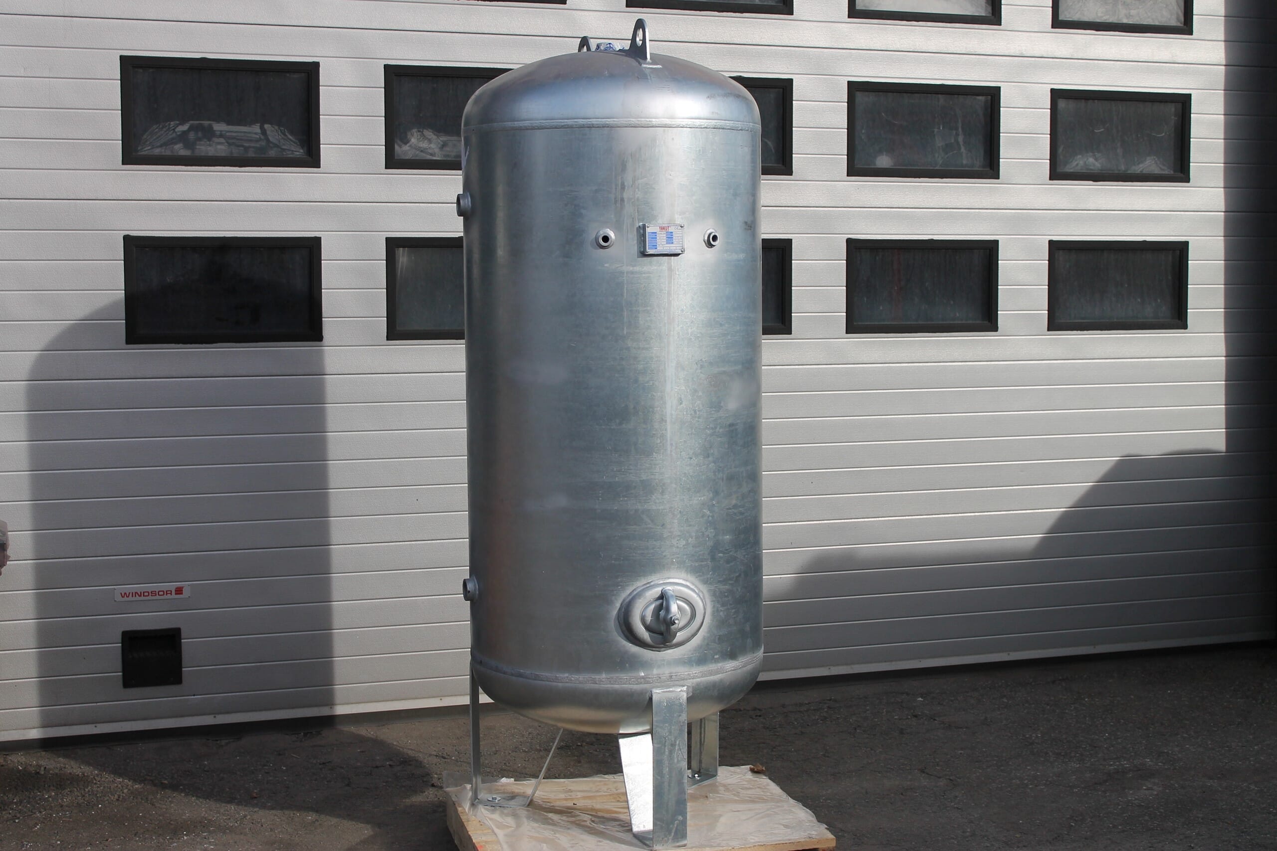 TRYKKTANK VERTIKAL 1000 LITER STÅENDE 11/2 INN/ UT - Kompressor og ...
